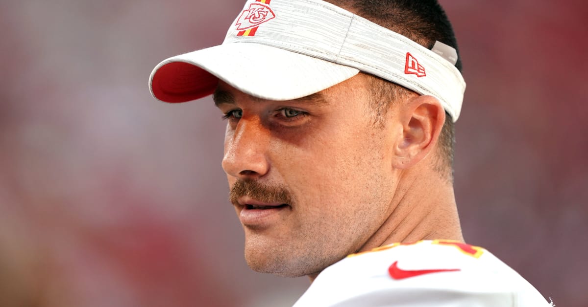 Chiefs TE Travis Kelce brings back iconic mustache for training camp