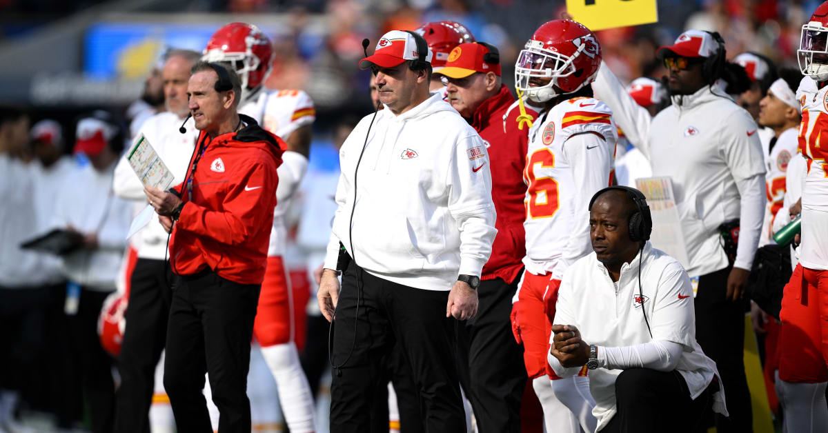 Kansas City Chiefs DL coach Joe Cullen quietly signed a contract ...