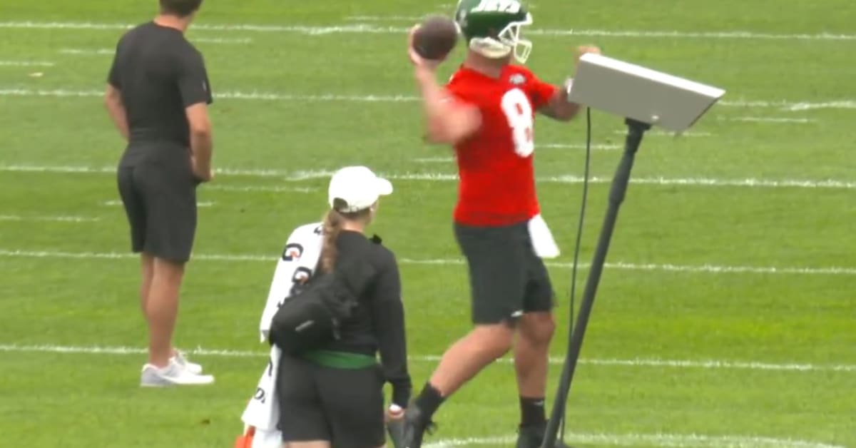 Watch: Aaron Rodgers shows he's fully healthy during first Jets ...
