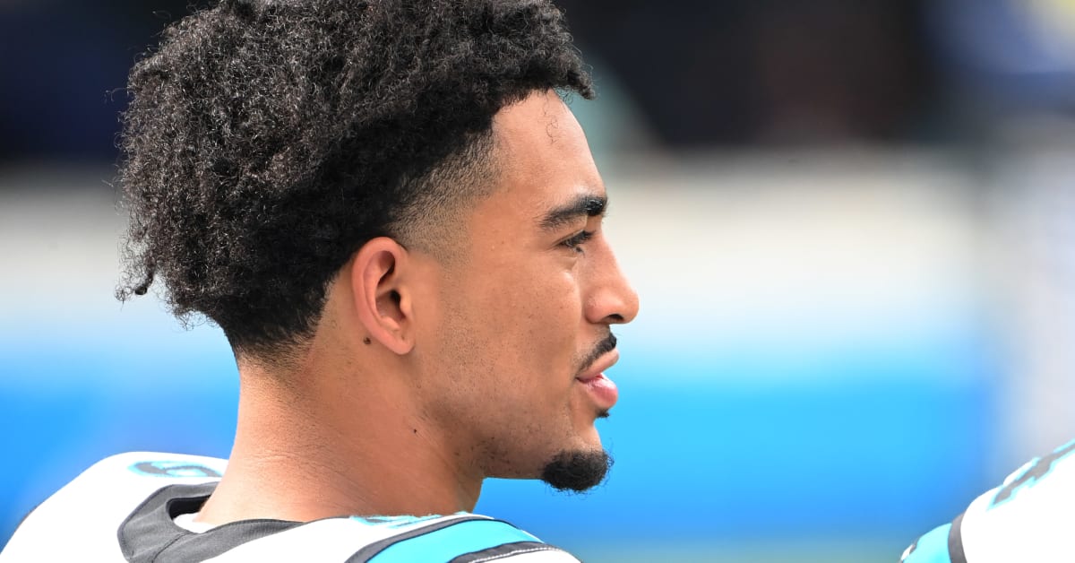 How are the top rookie NFL QBs performing