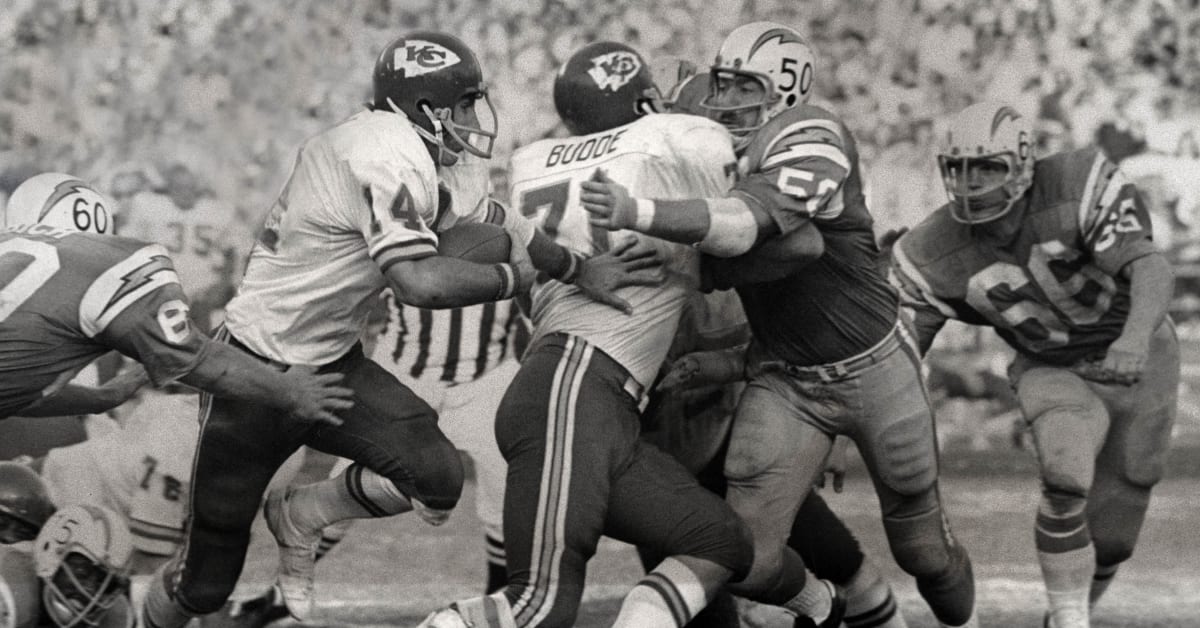 Kansas City Chiefs Hall of Fame offensive lineman Ed Budde dies at 83
