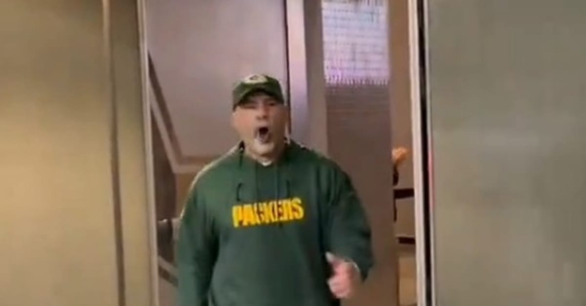 Packers ST coach Rich Bisaccia doesn't hold back his emotions after big win Packers ST coach Rich Bisaccia doesn't hold back his emotions after big win