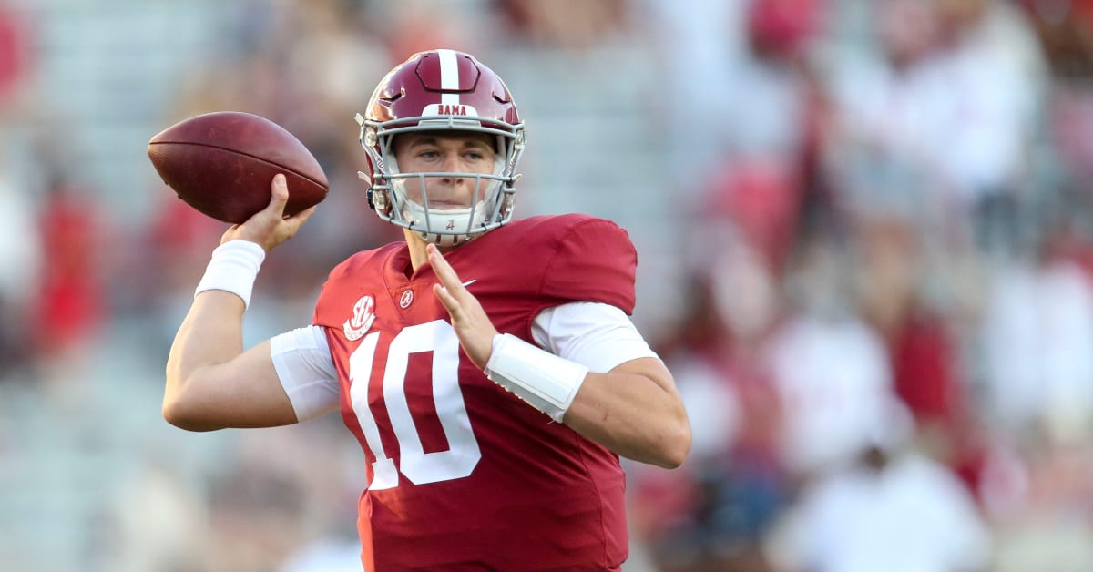 Patriots' Mac Jones is pictured in a Texas football shirt thanks to ...