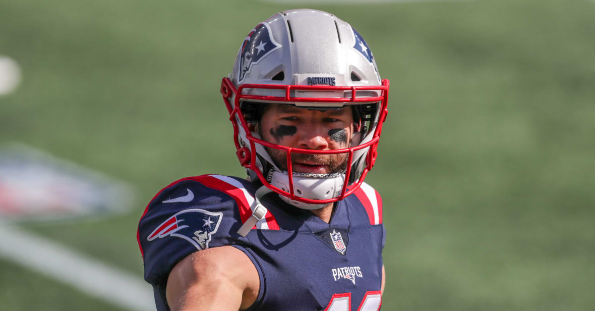 Patriots' rookie receives simple lesson from Julian Edelman
