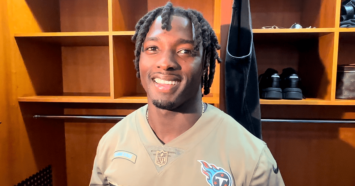 Titans RB Tyjae Spears shows his love for Derrick Henry in the best way
