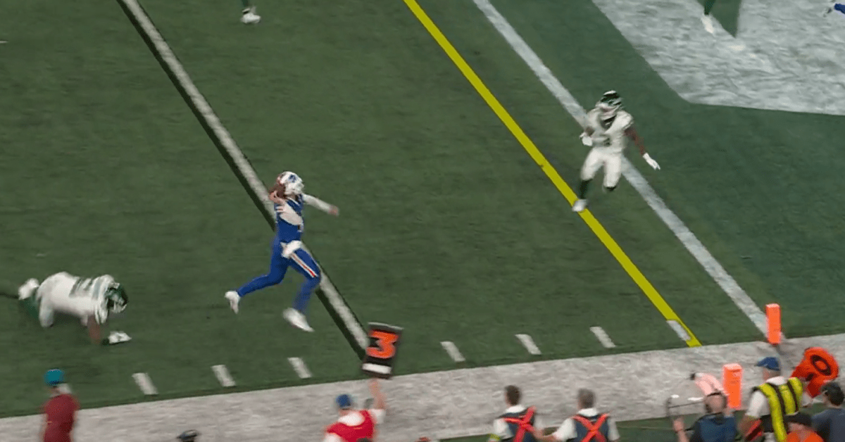 Bills' Josh Allen throws one of the craziest touchdowns of the NFL season
