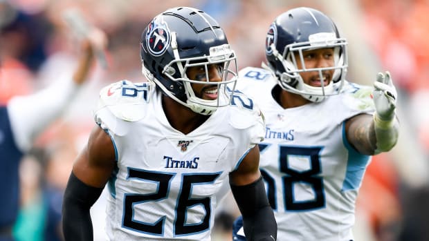 Former Tennessee Titans great retires from the NFL with a special ...