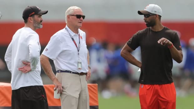 Browns defensive backs coach Ephraim Banda to coach in Senior Bowl