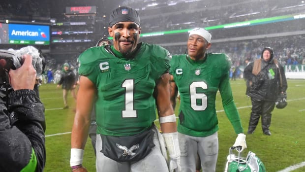 Eagles to wear 'lucky' Kelly Green throwback uniforms late in 2024 season