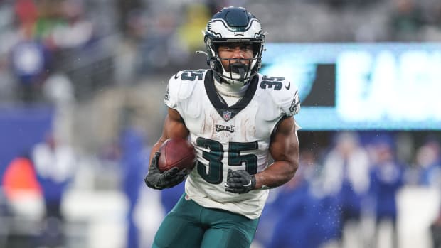 Longtime Eagles RB Boston Scott finds a new home in NFL free agency
