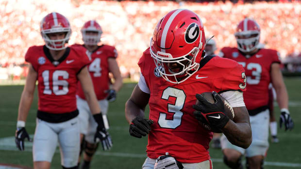 Georgia football's true freshman RB Nate Frazier carries Bulldogs in 'wake-up call' win over UMass