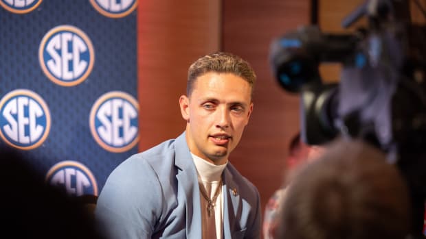 Carson Beck has perfect response to driving a Lamborghini amid Georgia ...