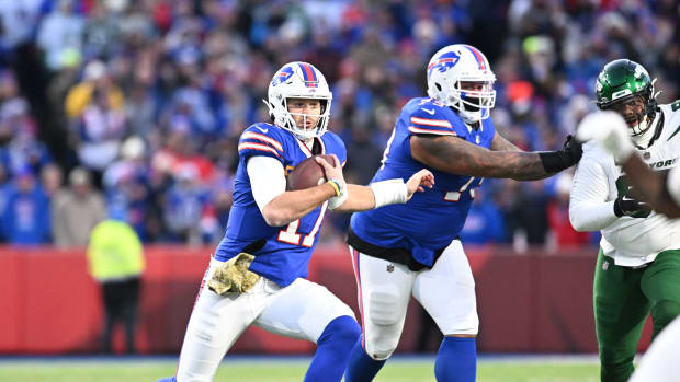 Bills' Josh Allen does the unthinkable in breaking Patrick Mahomes record