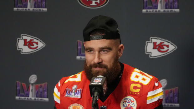 Travis Kelce sends message to Chiefs Kingdom after contract extension makes him NFL's highest ...