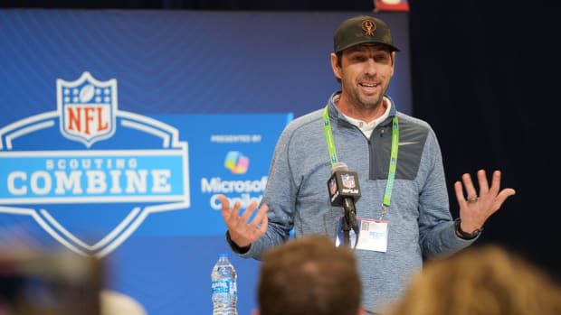 Indianapolis Colts are rumored to be targeting a polarizing free agent ...