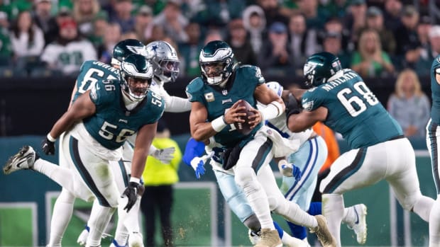 Eagles: Jalen Hurts' Knee Injury is Hurting Run Game