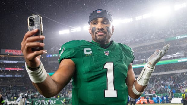 Eagles' Jalen Hurts draws Tom Brady comparison for game-winning drive vs. Bills