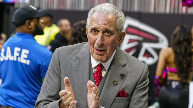 Falcons spent Wild Card Weekend interviewing 49ers DC Steve Wilks and more