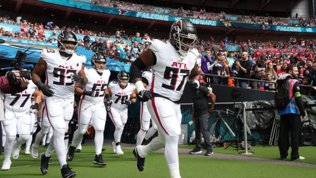 Falcons lose Pro Bowl DT Grady Jarrett to season-ending injury