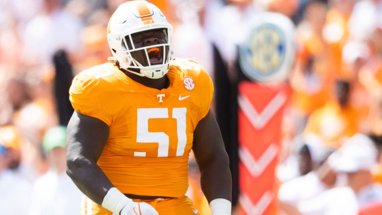Watch: Elijah Simmons explains what it's like to play for Vols DL coach ...