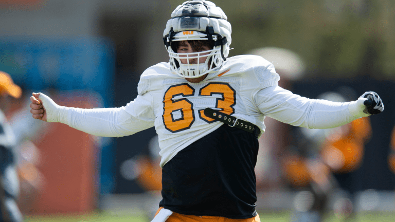 Tennessee Vols OL coach points out the 2 things he loves about Cooper Mays