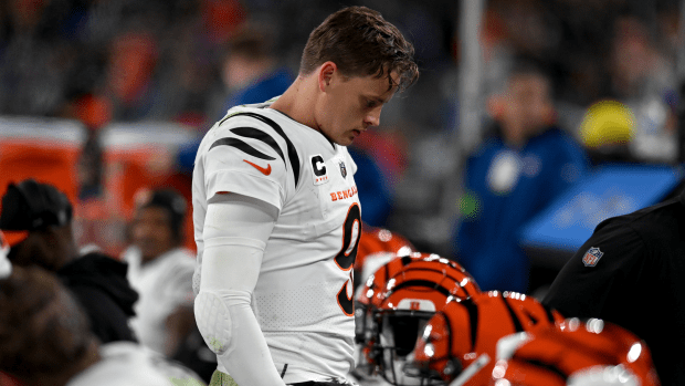 Old Joe Burrow tweet goes viral after his wrist injury against Ravens