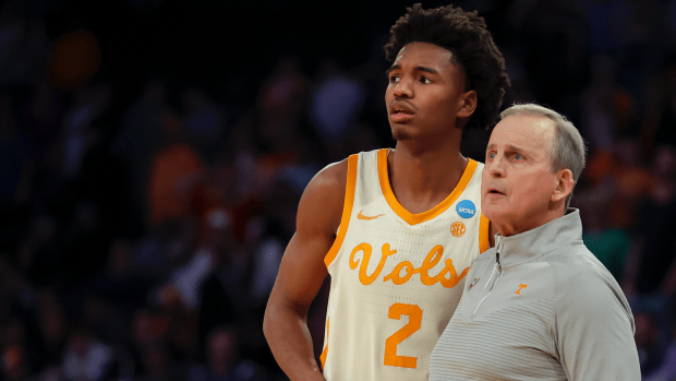 Tennessee Basketball: What is going on with Vols forward Julian Phillips
