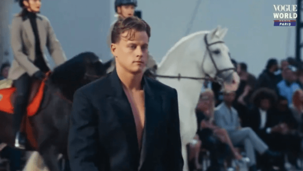 Joe Burrow Injury Update: Viral QB’s Fashion & Most Searched Health ...