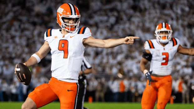 Illinois QB Luke Altmyer has a unique connection to Tennessee as the ...