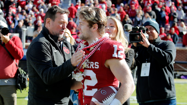 Bob Stoops makes strong statement about former Oklahoma WR Drake Stoops ...