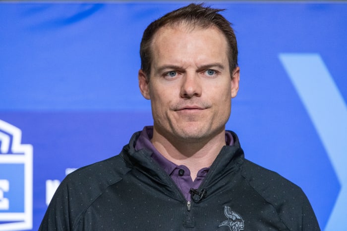 Vikings HC provides injury update on CB Lewis Cline