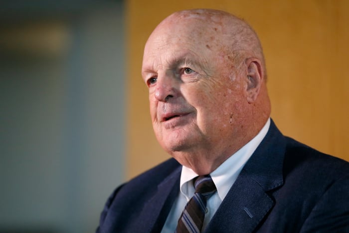 Bengals' Mike Brown, Duke Tobin laud Joe Mixon following pay cut