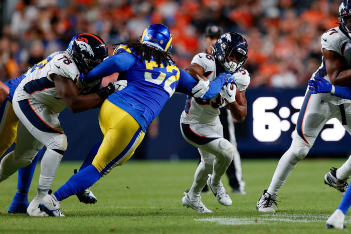 Rams bring back a defensive tackle who can massively burst onto the ...