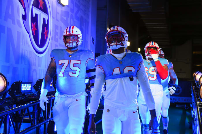 Tennessee Titans offensive lineman specializing to win starting ...