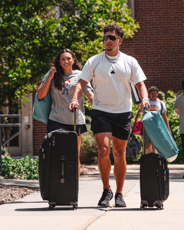 Forget being 'Like Mike': Nebraska Cornhuskers QB Dylan Raiola showed ...