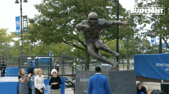 Lions unveil amazing Barry Sanders statue at star studded ceremony