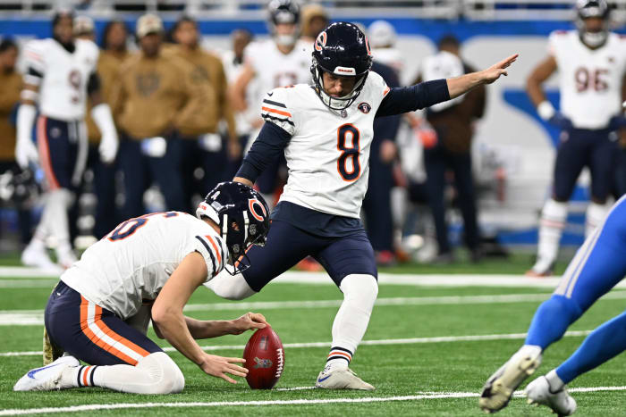 Bears kicker earns prestigious honor after dominate month