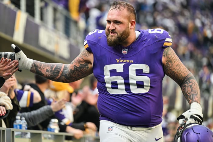 Dalton Risner adds more fuel to the fire about potentially signing with ...