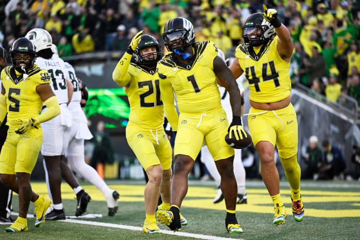 Oregon Ducks face another shocking blow on recruiting trail as Dan ...