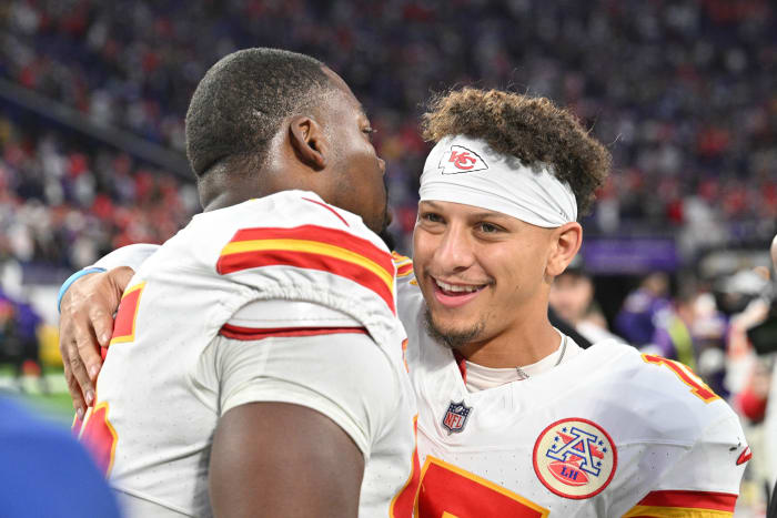 Patrick Mahomes vs. Chris Jones: Chiefs stars square off in start ...