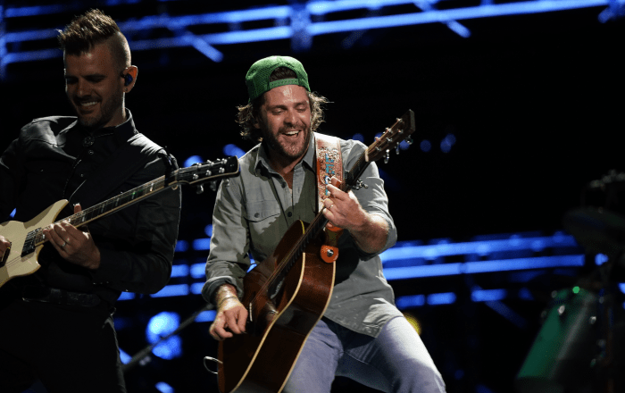 Country music singer and Georgia super fan Thomas Rhett reveals which ...