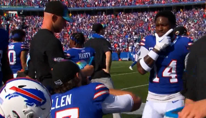 Bills' Josh Allen and Stefon Diggs troll the Dolphins in viral sideline moment