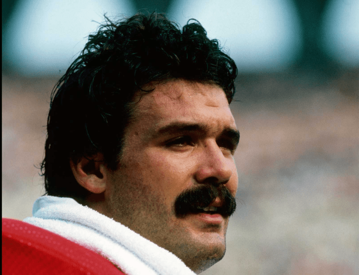 Former Patriots tight end Russ Francis killed in plane crash