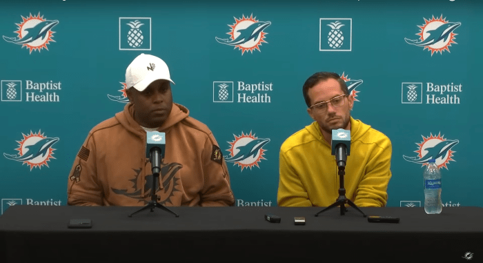 Dolphins GM Chris Grier downplays the importance of center Connor Williams