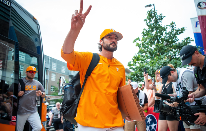 Razorbacks fans can quit dreaming about Tony Vitello leaving Tennessee ...