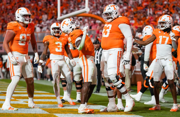 National college football analyst makes big statement about Tennessee ...