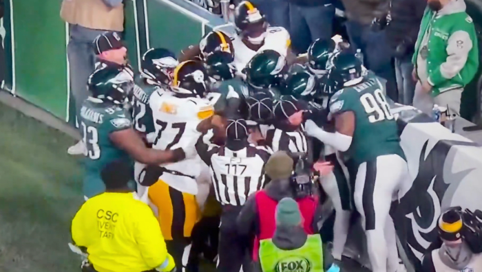 NFL referee explains controversial call during Eagles-Steelers sideline ...
