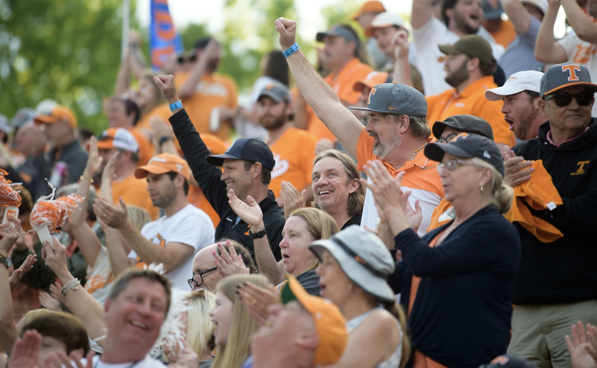 Tennessee Vols fans rally around opposing fan's health needs