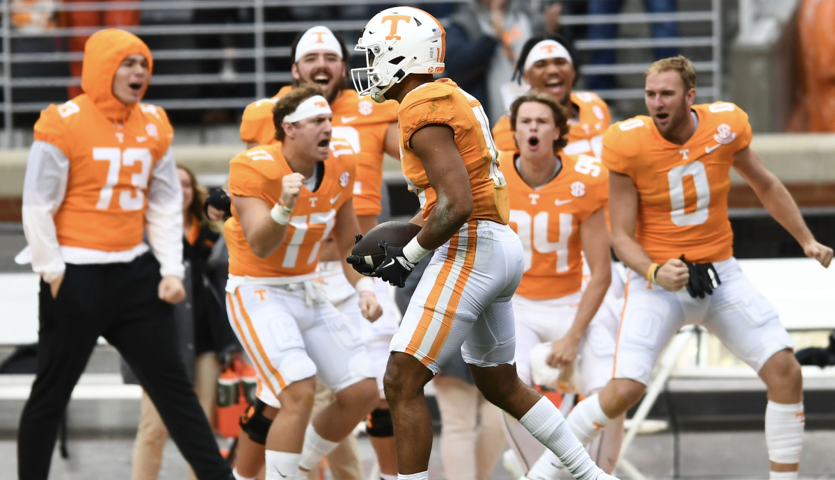 Tennessee Vols assistant named as potential option for open Pac 12 job