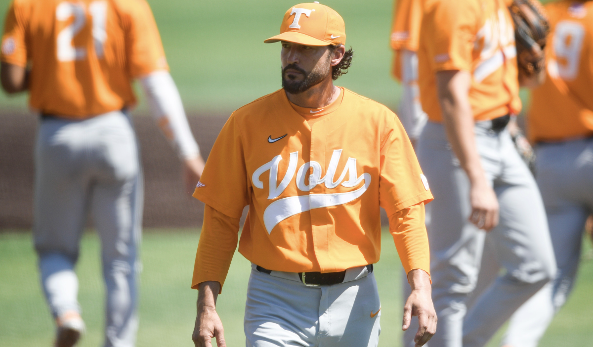 Tennessee Vols baseball coach Tony Vitello receives impressive honor